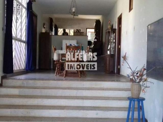 Linda Casa à VENDA em FURNAS