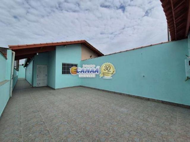 Linda Casa a Venda em Mongaguá com quintal e Garagem Ampla!