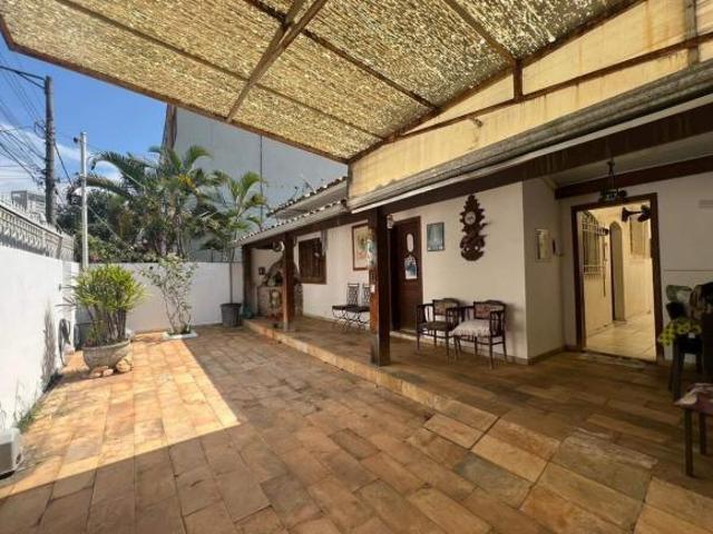 Linda Casa à Venda em Serra, BH