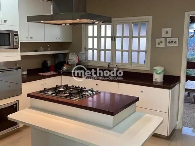 Linda casa a venda em Valinhos com 1000m de terreno