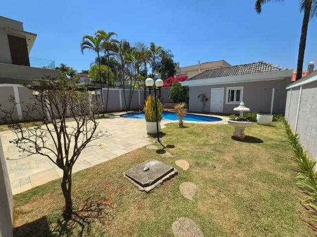 Linda casa a venda no condomínio 18 do forte Residencial