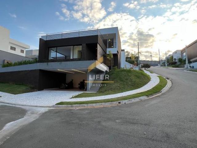Linda casa à venda no Condomínio Tabapuã Valinhos