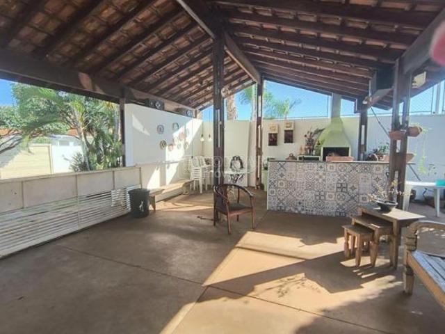 Linda Casa a Venda no Condominio Veneto em Araraquara