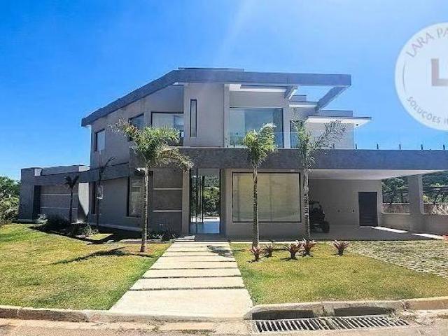 Linda casa à venda no Condominio Fazenda Serra Azul com 4 suites