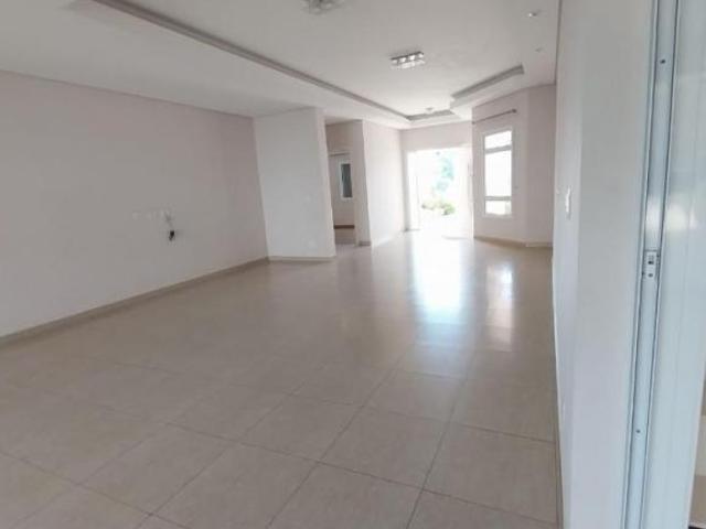 Linda casa à venda no Condomínio Jardim Paulista