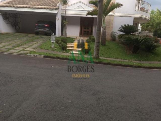 Linda Casa a Venda no Condomínio Lago da Boa Vista