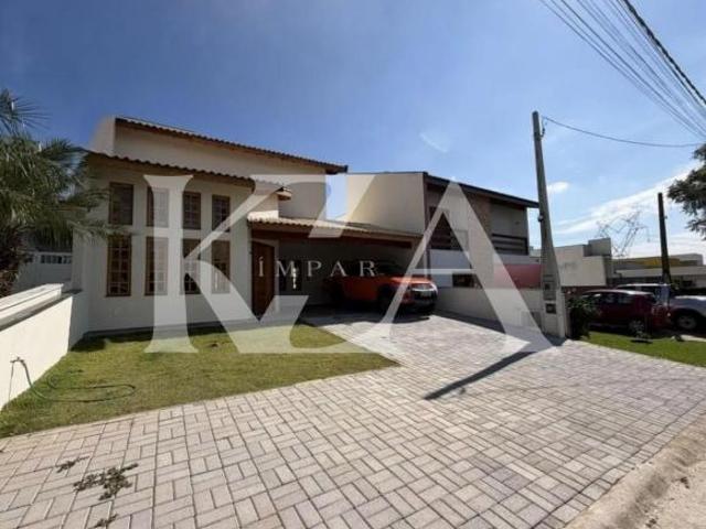 Linda casa à venda no condomínio Phytus em Cabreúva SP