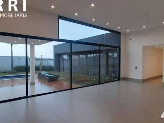 Linda Casa à venda no Condomínio Residencial Saint Patrick, em Sorocaba/SP