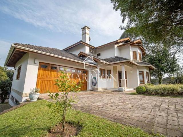 LINDA CASA À VENDA NO CONDOMÍNIO SAINT MORITZ EM GRAMADO