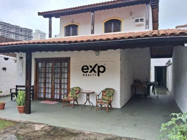 Linda Casa a venda no Canto do Forte