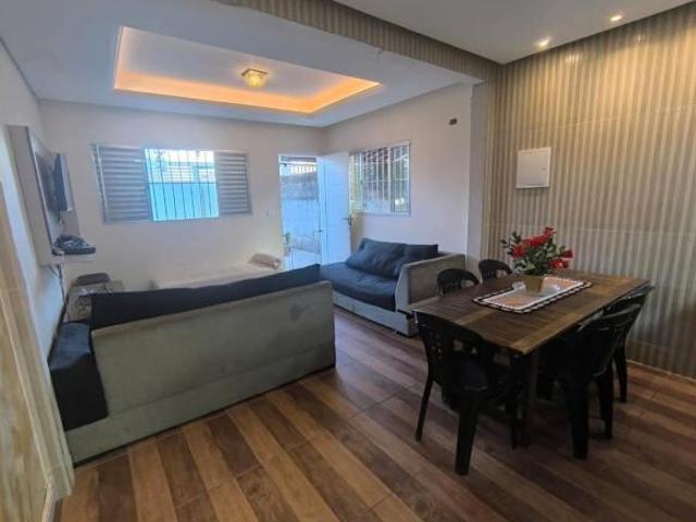 Linda Casa à Venda no Centro de Bertioga Localização privilegiada