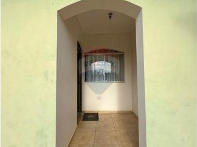 Linda Casa a Venda no Centro de Capela do Alto!