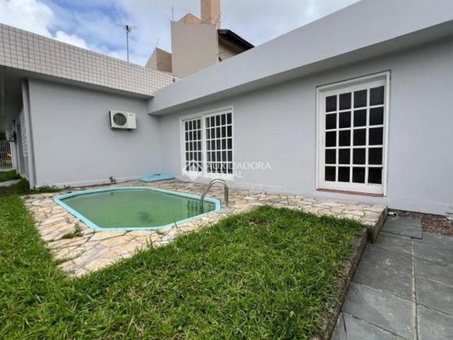 Linda Casa à Venda no Centro de Guaíba