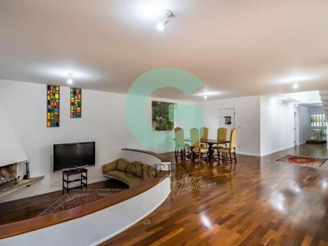 Linda casa a venda no Alto da Boa Vista! ACEITA PERMUTA! Excelente localização, projeto dos anos 70