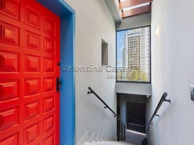 Linda Casa à Venda no Alto da Lapa