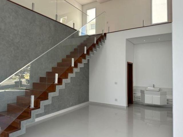 Linda Casa à Venda no Alphaville Nova Esplanada – Estilo e Qualidade de Vida!