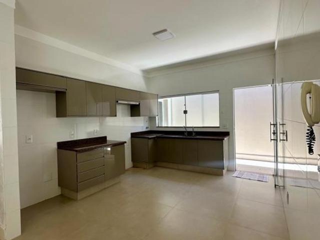 Linda casa à venda no bairro José de Carlos
