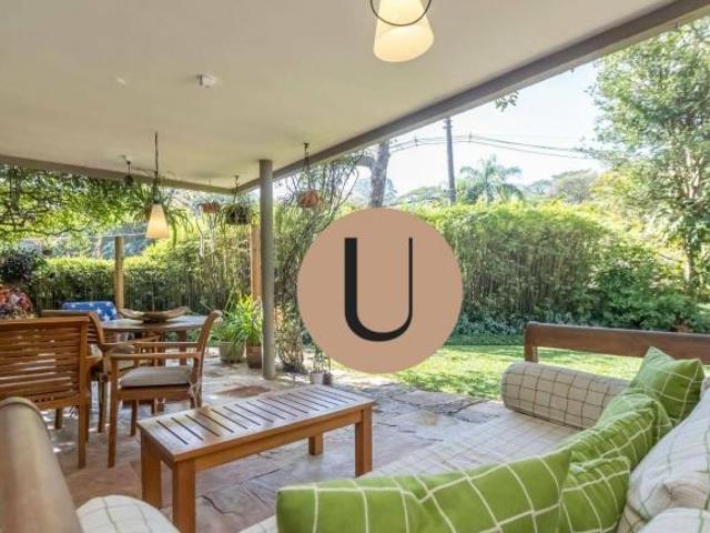Linda Casa à Venda no Jardim Guedala – Rua Fechada e Tranquila | 4 Dormitórios | Piscina | Jardim co