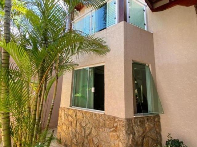 LINDA CASA À VENDA NO PORTAL DOS IPÊS