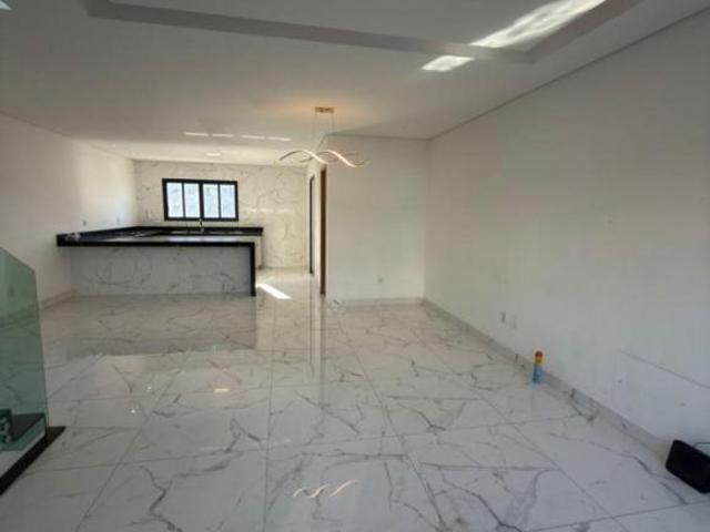LINDA CASA À VENDA NO PORTAL DOS IPÊS