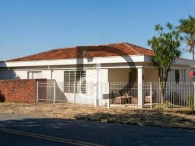 Linda casa a venda na cidade de Valinhos/SP Bairro tranquilo investimento R$ 850.000.00