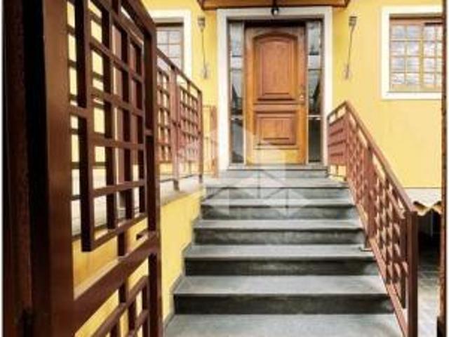 Linda casa à venda na Água Fria Espaçosa, ensolarada e em excelente localização