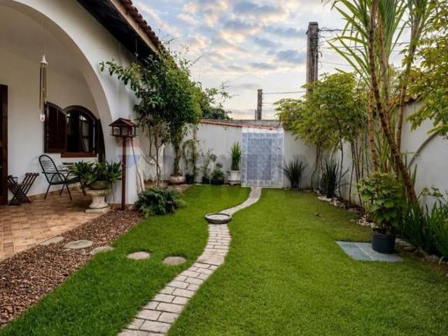 Linda casa a venda na Praia de Peruíbe próximo ao mar