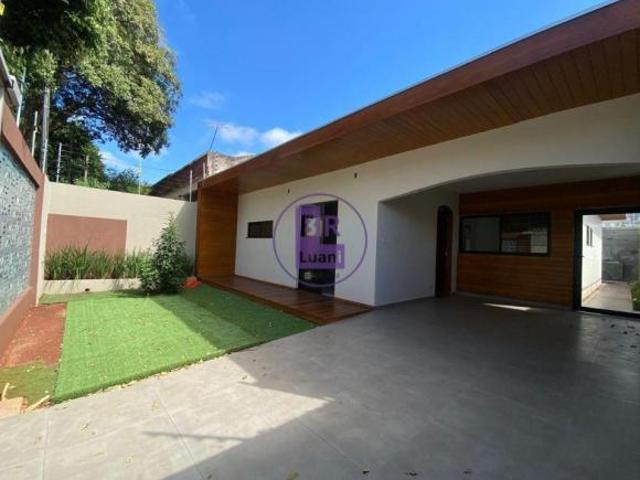 Linda casa a venda toda reformada com 3 dormitorios sendo 1 suite