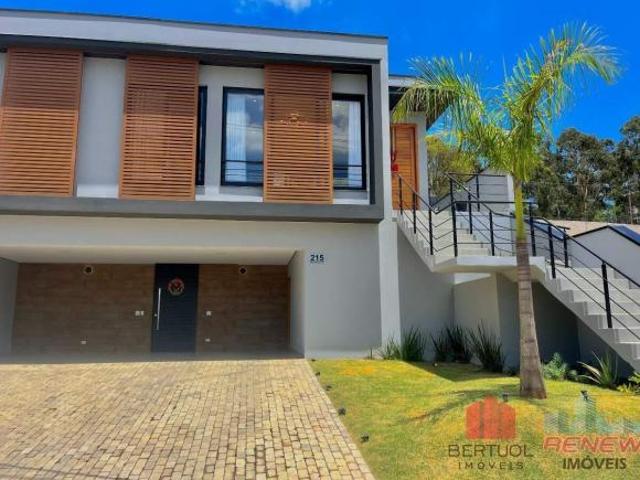 Linda casa à vendas no Condomínio Villa D´oro