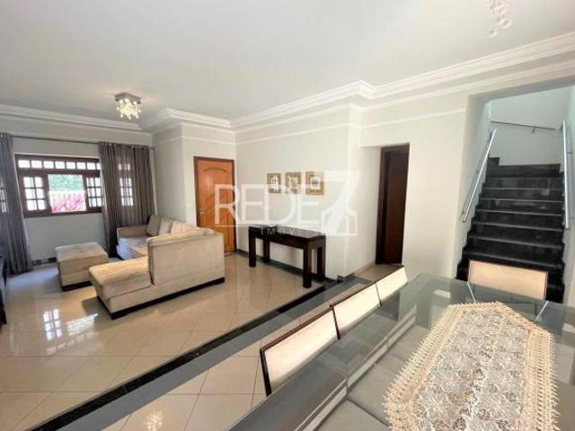 Linda Casa à vendas Condomínio Parque das Flores, em Campinas: 4 quartos, 2 suítes, 5 banheiros, 4 v