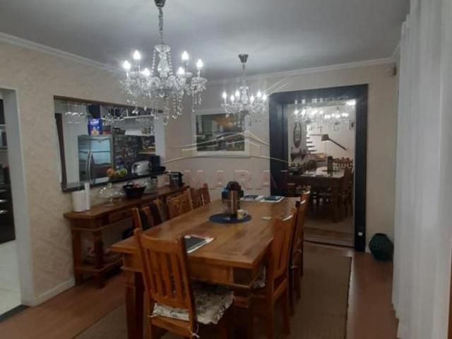 LINDA CASA ACONCHEGANTE COM 3 QUARTOS 1 SUÍTE, ÁREA DE LAZER COMPLETA E SPA QUARESMEIRA SUZANO