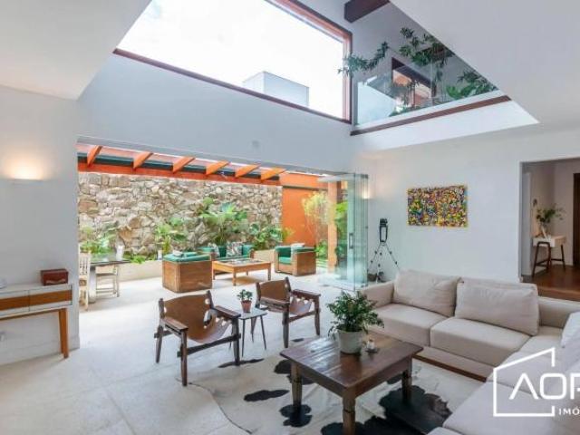 Linda casa Alphaville 1