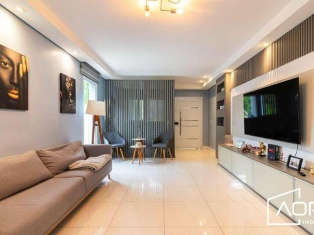 Linda casa Alphaville 6