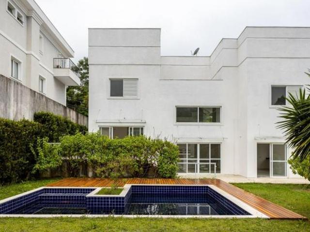Linda casa Alphaville 8