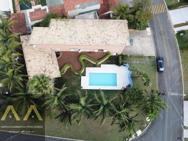 LINDA CASA ALPHAVILLE DE ESQUINA, COM MARAVILHOSO PROJETO DE ARQUITETURA!