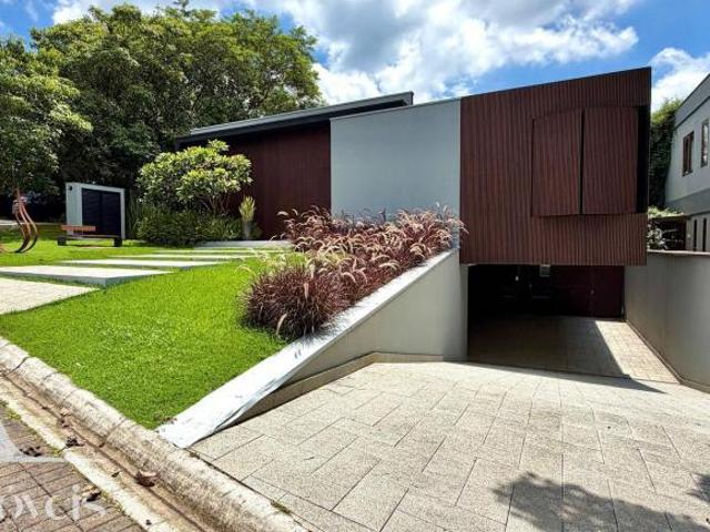 LINDA CASA ALPHAVILLE, MOBILIADA E DECORADA, 4 SUÍTES, SISTEMA SOLAR!