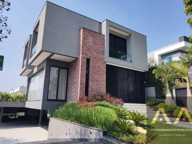 LINDA CASA ALPHAVILLE NOVA, 4 SUÍTES COMPLETAS, EXCELENTE CONDOMÍNIO !