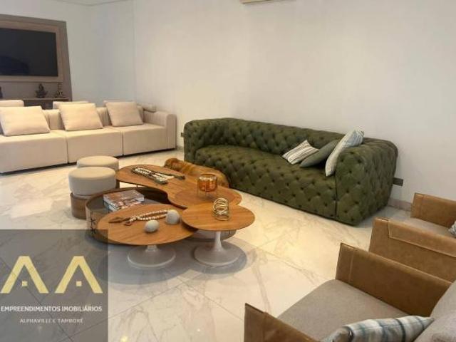LINDA CASA ALPHAVILLE NO RES 11, RECÉM REFORMADA COM 4 SUÍTES, COMPLETA!