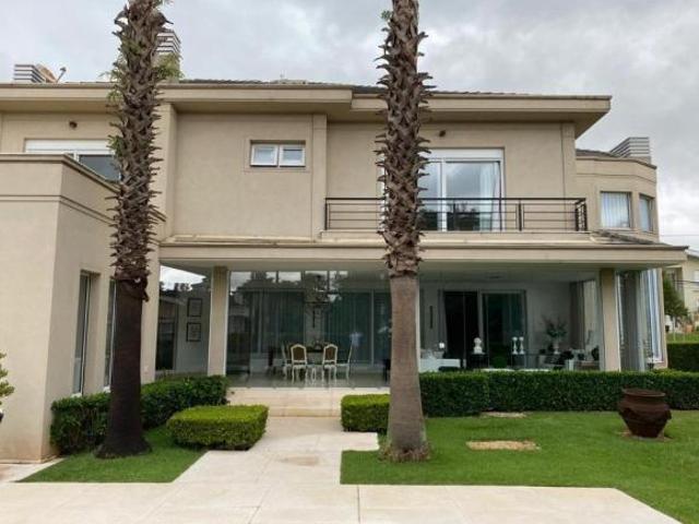 Linda casa Alphaville Zero