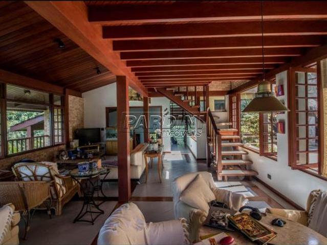 Linda casa alto padrão com vista para o mar, em condomínio na praia da Domingas Dias em Ubatuba!