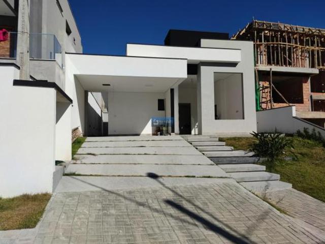 Linda casa alto padrão em Condomínio em Mogi das Cruzes