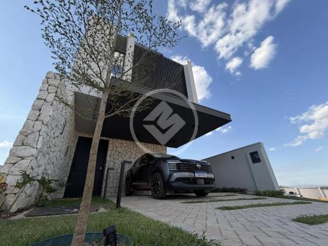 LINDA CASA ALTO PADRÃO FLORAIS PÉROLA 3 SÚITES PISCINA COM HIDROMASSAGEM VALOR R$ 1.900.000,00