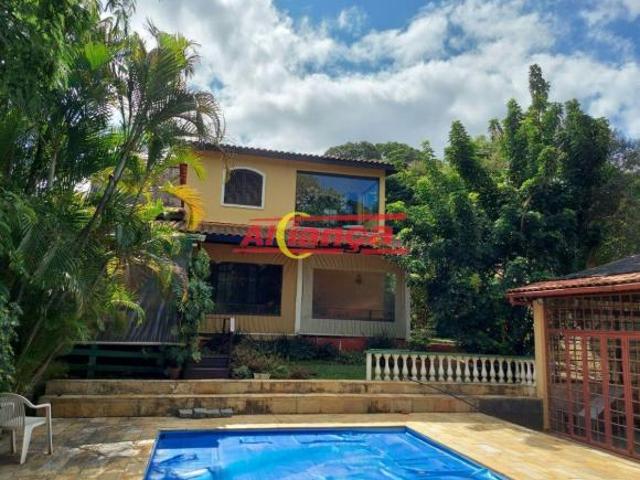LINDA CASA ASOBRADADA DE CAMPO