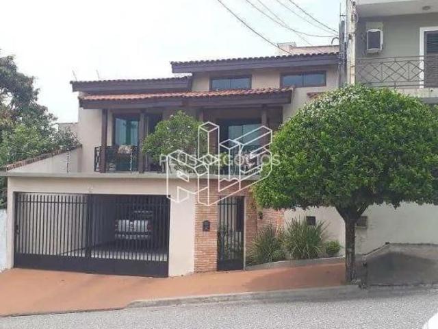 Linda casa assobradada no bairro Jd Gutierres, Zona Leste de Sorocaba, localização privilegiada, age