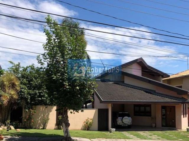 Linda casa assobradada no Condomínio Portal da Mata em Caçapava de 3 dormitórios com suíte e clo