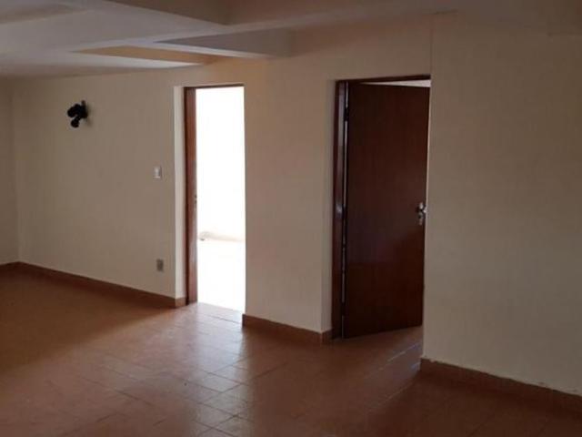 LINDA CASA ASSOBRADADA! ÓTIMA LOCALIZAÇÃO!