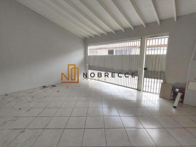 Linda casa assobradada à venda no Jd Hubert, Indaiatuba/SP