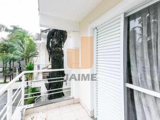 Linda casa assobradada em Planalto Paulista, com 4 suíte e 4 vagas