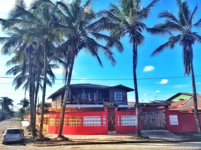 Linda Casa Beira mar Pé na Areia