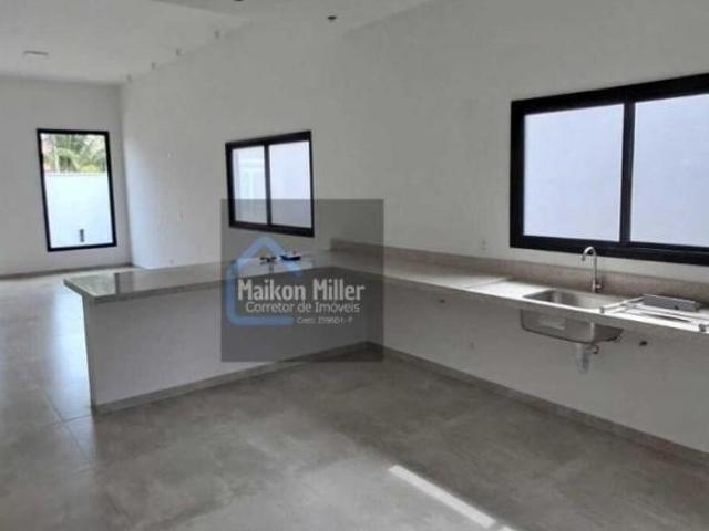 Linda casa bem localizada